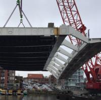 ‘Dynamic Beast’ installs lifting span for Victoria bridge - Bridge ...