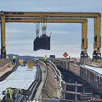 Cranes straddle bridge-gap for widening - Bridge Design & Engineering ...
